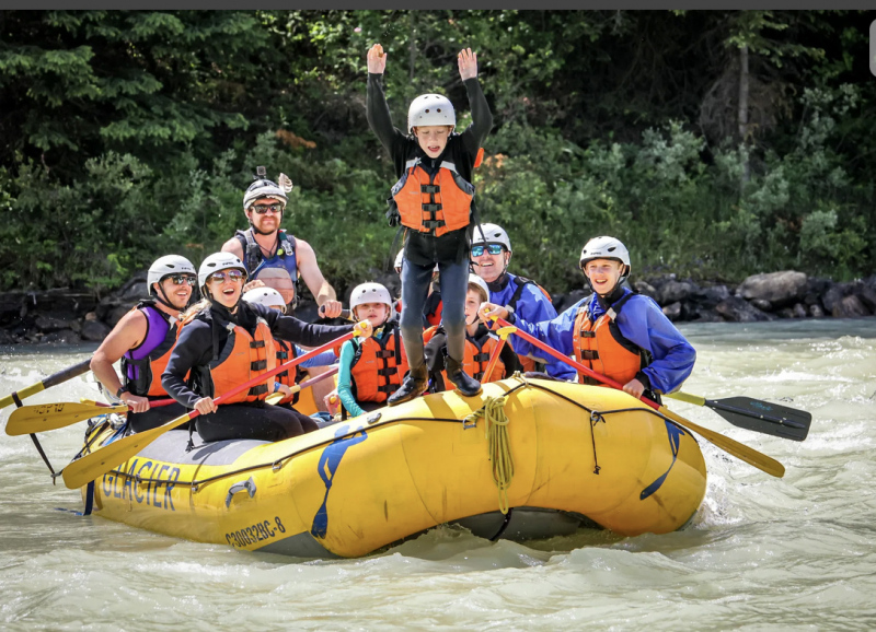 Golden travel guide 2024 | Free PDF book to print